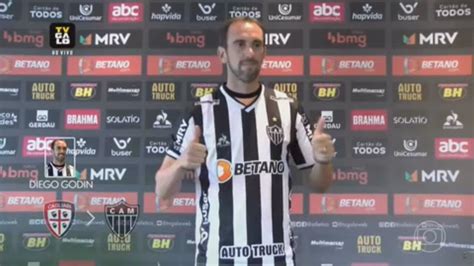 Atlético MG apresenta jogador estrangeiro para reforçar o time Jornal