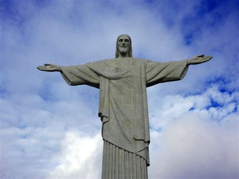 Cristo Redentor será iluminado de vermelho em homenagem aos advogados
