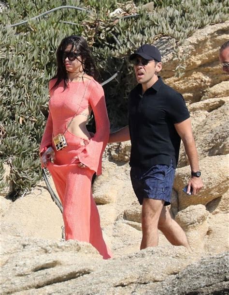 Adriana Lima yine Türk sevgili yaptı El ele görüntülendiler