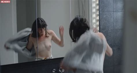 Sarah Maude Beauchesne Nue Dans Fourchette