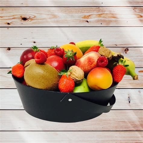 Corbeille moyenne de fruits de saison printemps été