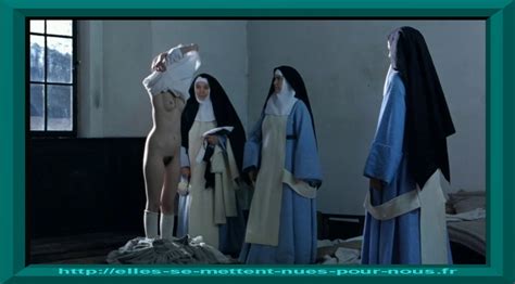 Pauline Etienne Nue Dans La Religieuse
