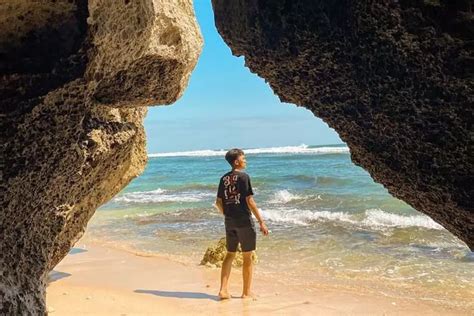 Hidden Spot Pantai Dengan Goa Tersembunyi Di Bali Selatan Yang Cantik