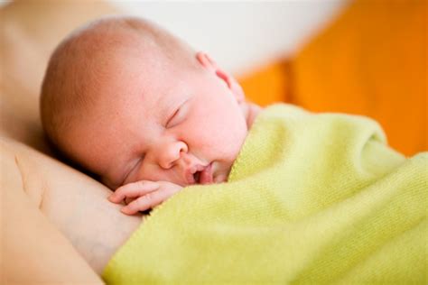 Cum Iti Dai Seama Ca Bebe Mananca Suficient Lapte