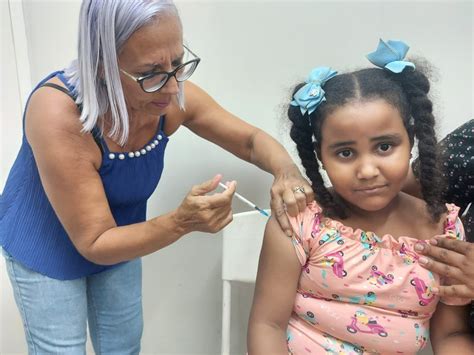Vacinas contra Covid 19 e Influenza são ofertadas nas USFs Centro de