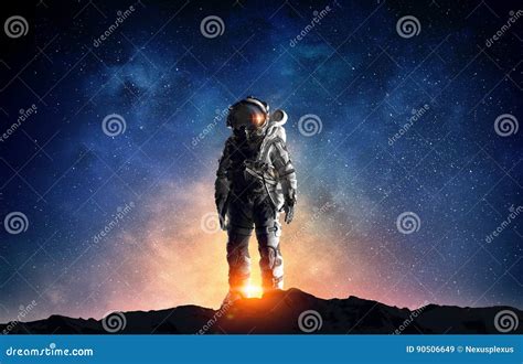 Astronauta En Espacio Exterior Técnicas Mixtas Técnicas Mixtas Imagen