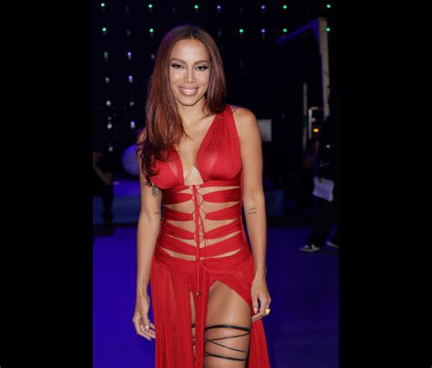 Foto Anitta deu o pontapé inicial para sua temporada de shows no