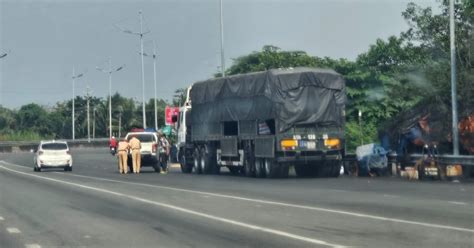Xử lý triệt để tình trạng lấn chiếm hành lang an toàn đường dẫn cao tốc