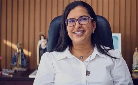 Nova secretária de Saúde de Salvador BA Ana Paula Matos elenca