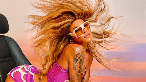 Solta o Batidão Tropical Pabllo Vittar anuncia seu novo álbum