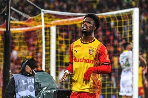 Mercato RC Lens Ça se bouscule autour d Elye Wahi