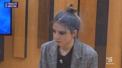 Angelina Mango Momento Di Grande Sconforto Ad Amici 22 Non Mi Fido