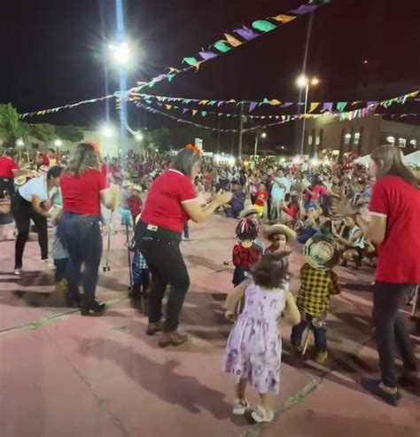 As escolas municipais realizam Festas Juninas no mês de junho em