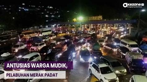 Padat Polisi Terapkan Buka Tutup Kendaraan Menuju Pelabuhan Merak