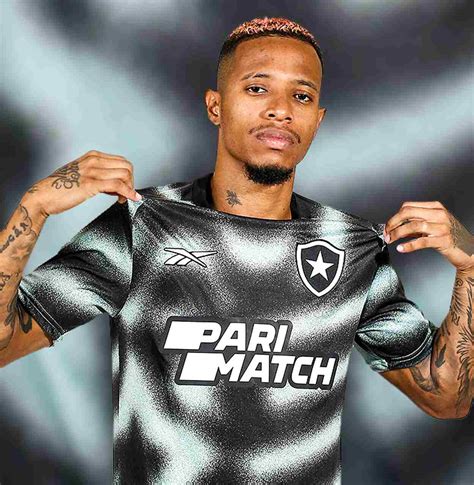 Reebok Apresenta Os Uniformes Em Estreia De Parceria Botafogo