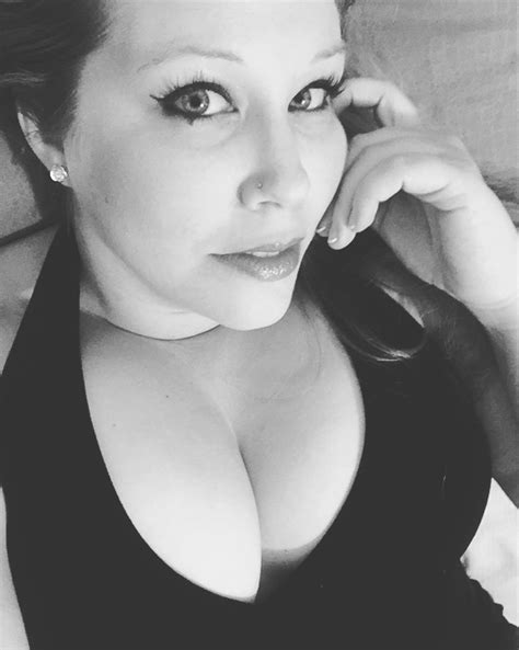 Too Much Bosom For A Christmas Party Sniz Porn
