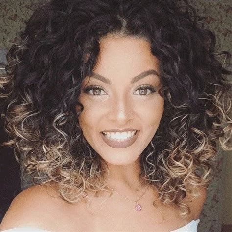 Sintético 99 Foto Cortes De Pelo Rizado Que Rejuvenecen A Los 50 Lleno