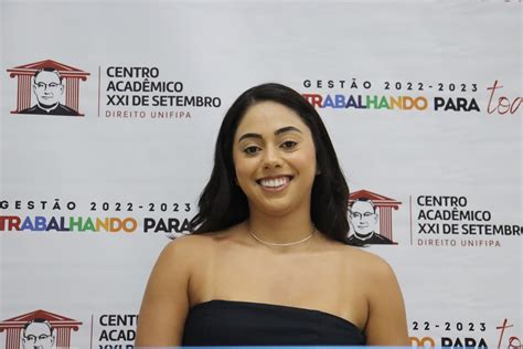 Primeira presidente mulher toma posse no Centro Acadêmico do curso de