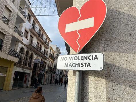 Loles López condena el presunto crimen machista de una mujer de 54 años