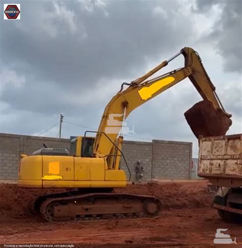 Escavadeira Komatsu PC200 RODORENTAL MAQUINAS PESADAS Compre Sua