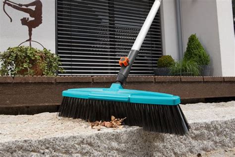Gardena Szczotka Do Zamiatania Ulicy Combisystem Ze Skrobakiem
