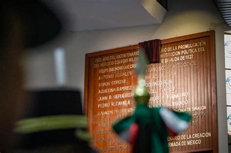 Develan Letras Doradas En Honor Al Bicentenario Del Heroico Colegio