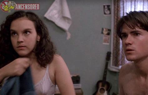 Carla Gallo Desnuda En Spanking The Monkey