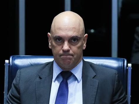 Alexandre de Moraes nega recurso e mantém Bolsonaro inelegível São