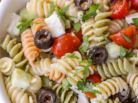 La meilleure recette facile de salade de pâtes à la grecque