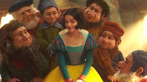 Branca de Neve Rachel Zegler está contente mudanças em live action