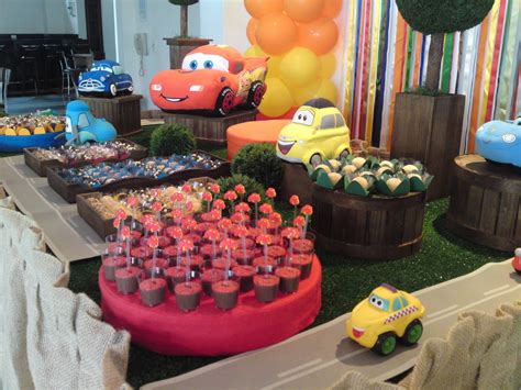 Decoração de festa infantil tema Carros