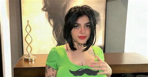 Dónde ver el video de Karely Ruiz Así puedes verla comiéndose al fan
