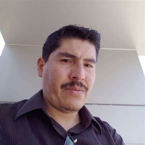 Omar Querétaro Clases de maquinado y programación CNC Cursos