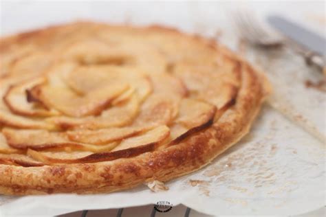 Tarte fine aux pommes sur pâte feuilletée Recette facile