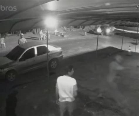 Notícias IMAGENS FORTES Câmeras flagram momento em que sargento da
