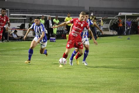 No Rei Pelé Vila Nova é derrotado pelo CSA e perde sequência invicta
