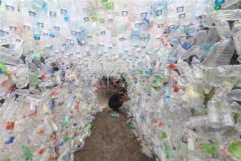 KAMPANYE BAHAYA SAMPAH PLASTIK ANTARA Foto
