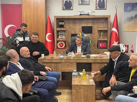 Beykoz da CHP den istifa eden 25 kişi MHP ye katıldı