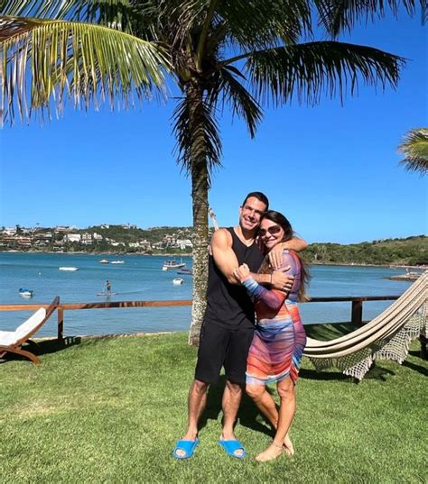 M E De Isis Valverde Celebra Anos E Nova Fase Namorado
