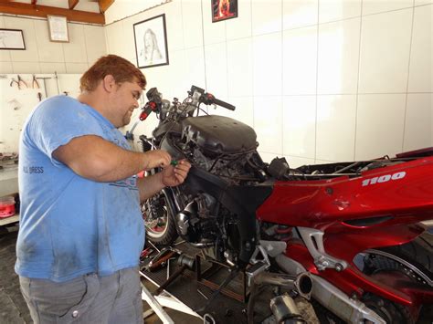 serviços e cursos de motos DESENVOLVENDO MECÂNICOS DE MOTOS PELO BRASIL