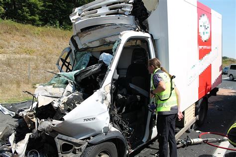 Tödlicher Unfall auf der A3 Auf Stauende aufgefahren Lkw Fahrer