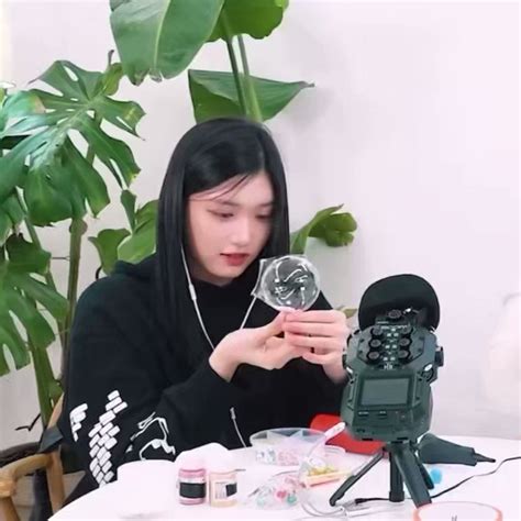 𖧧 ᴋɪᴛꜱᴄʜ on Twitter RT Chee seo 스스로 공 만들어서 신난 아기