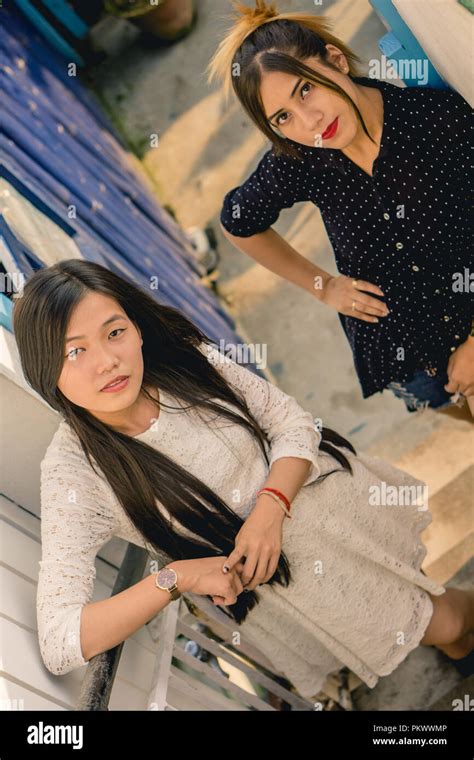 Jolies filles indiennes Banque de photographies et dimages à haute