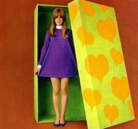 Groovy Sixties 24 Fabulous Photos Defined The 1960s Women S Fashion