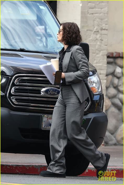 Joshua Jackson Lizzy Caplan Get To Work Filming Fatal Attraction Tv