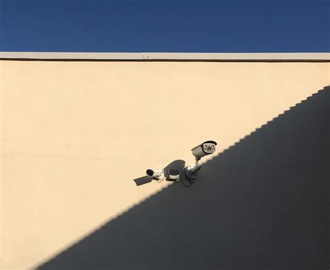 Perbedaan CCTV Indoor Dan Outdoor Untuk Gedung Bisnis Dan Perkantoran