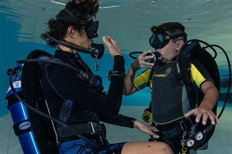 Deep Dive Dubai Plunge Into The World S Deepest Pool For Diving In Dubai