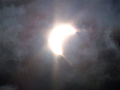 Torna L Eclissi Di Sole L L Evento Astronomico Dell Anno Radio