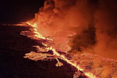 Wybuch wulkanu na Islandii Drżą o rybacką wioskę ZDJĘCIA Podróże