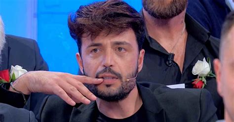 Uomini E Donne Armando Incarnato Attaccato Da Aurora Tropea